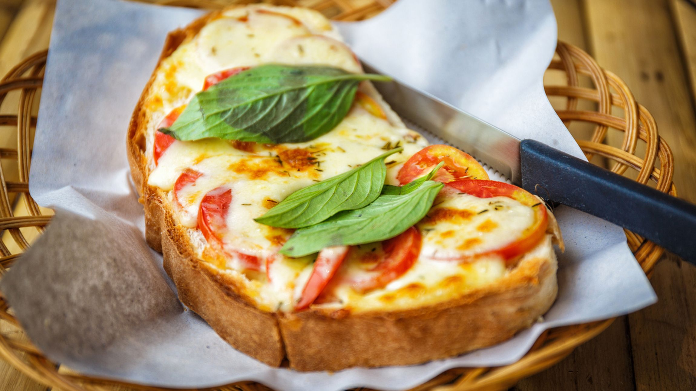 Crostini pizza Ricetta- Agrodolce