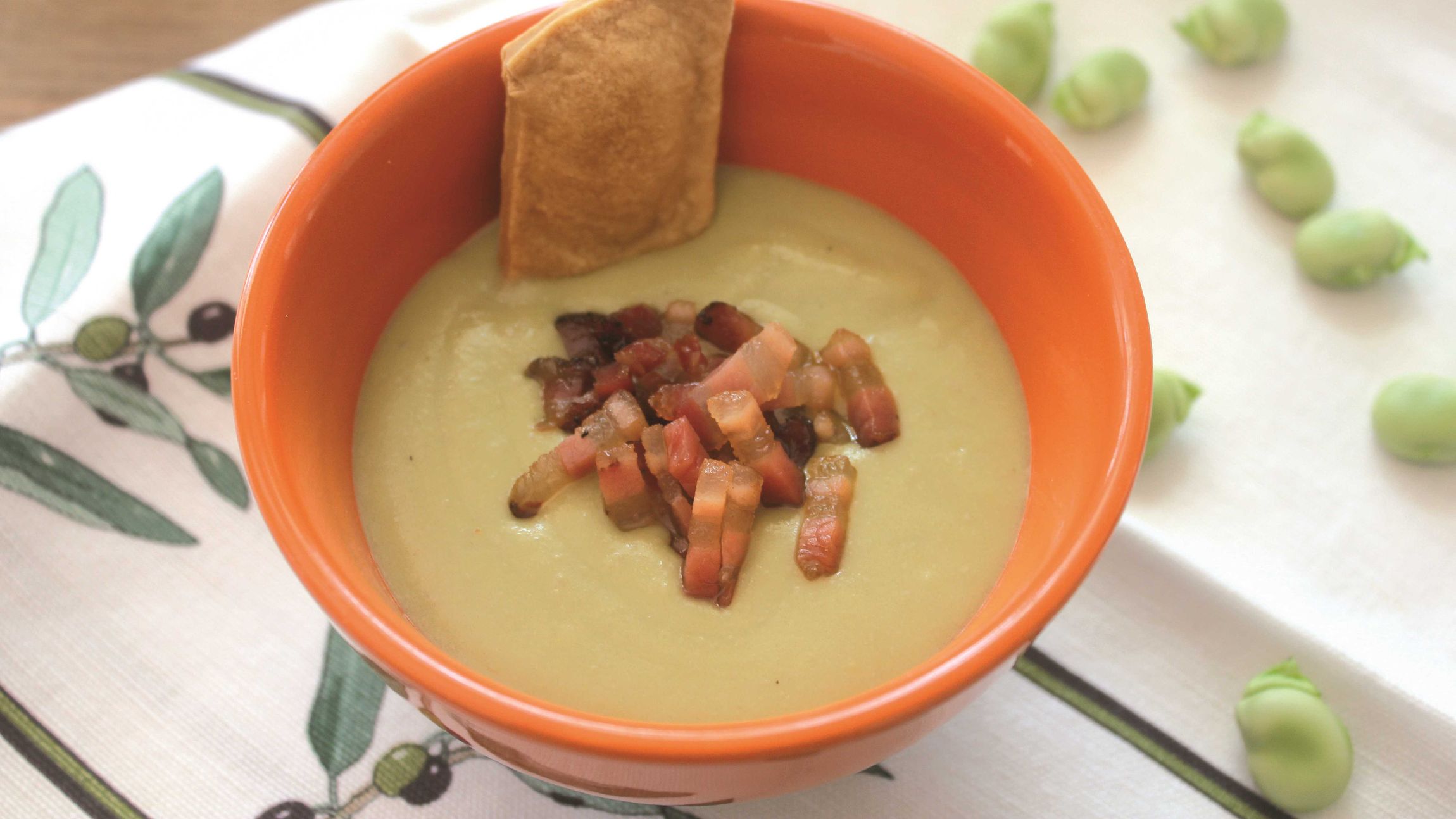 Ricetta Crema di fave e pancetta croccante con bimby | Agrodolce