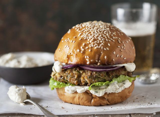 Come farcire i panini con hamburger in modo originale - Agrodolce