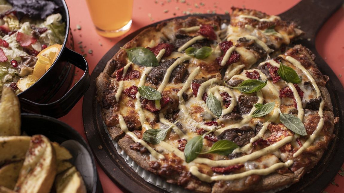 Persian pizza, l'opulenta e conditissima pizza dell'Iran - Agrodolce