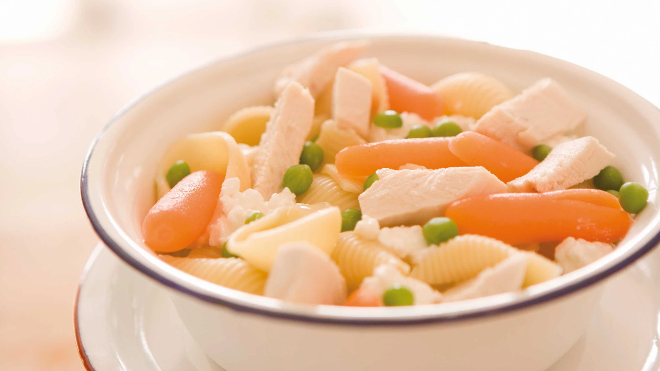 Ricetta Conchiglie con pollo, carote e piselli con il bimby | Agrodolce