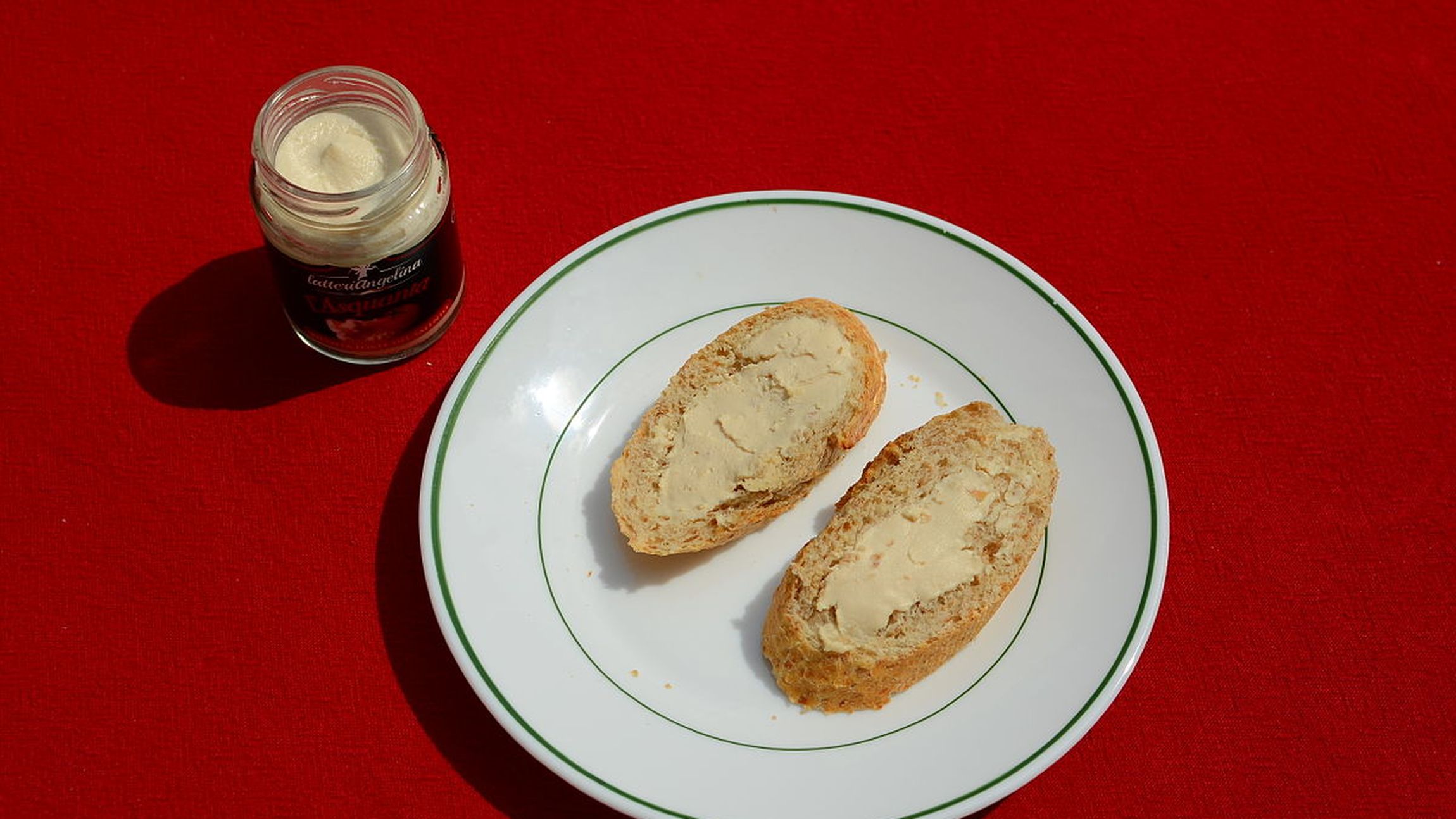Ricotta forte: un tesoro spalmabile da usare in cucina - Agrodolce