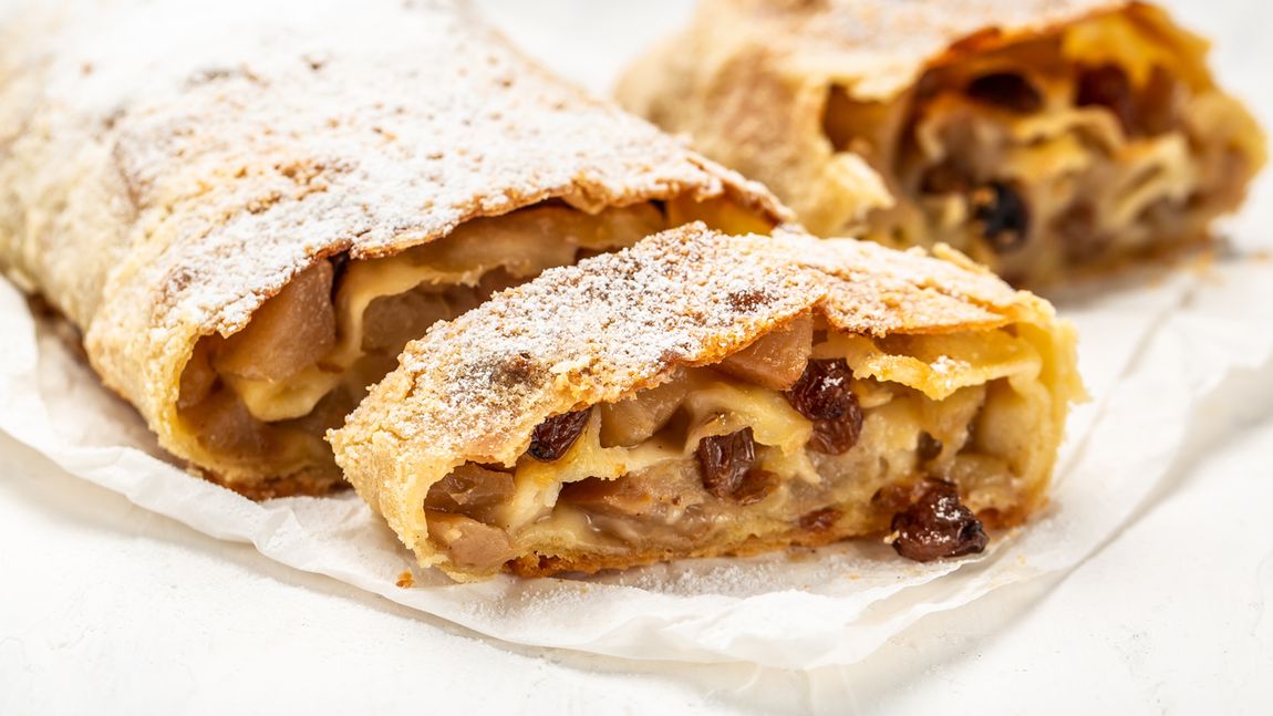 Strudel di mele e uvetta - Ricetta - Agrodolce