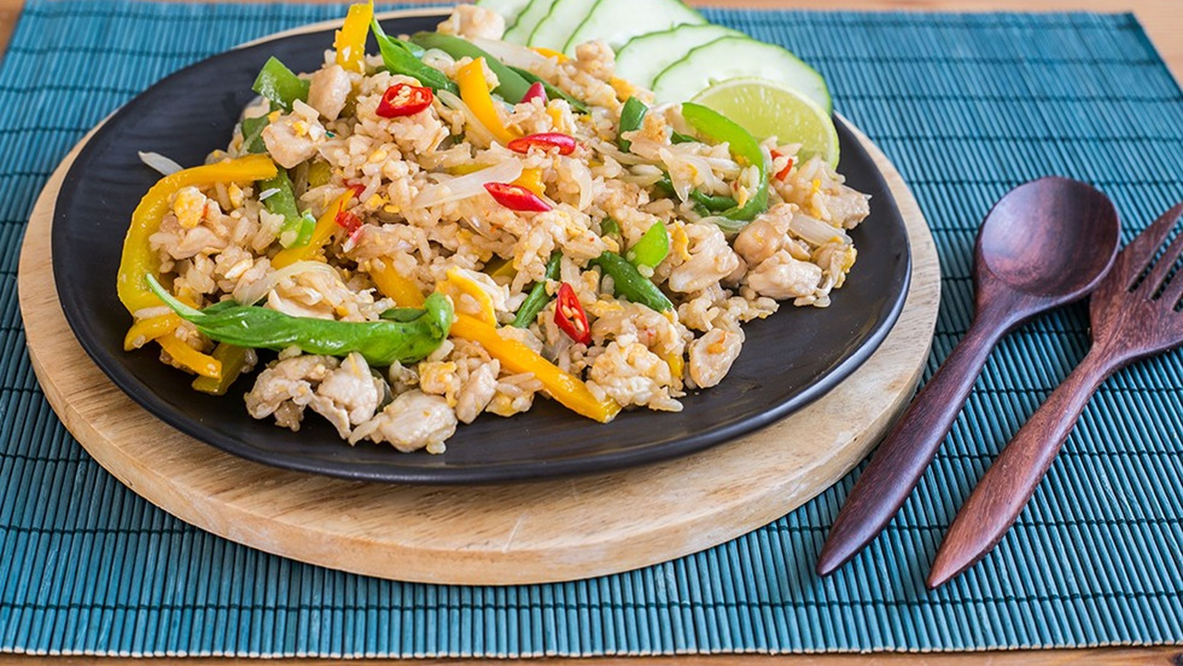 Riso thai fritto con pollo e uovo Ricetta- Agrodolce