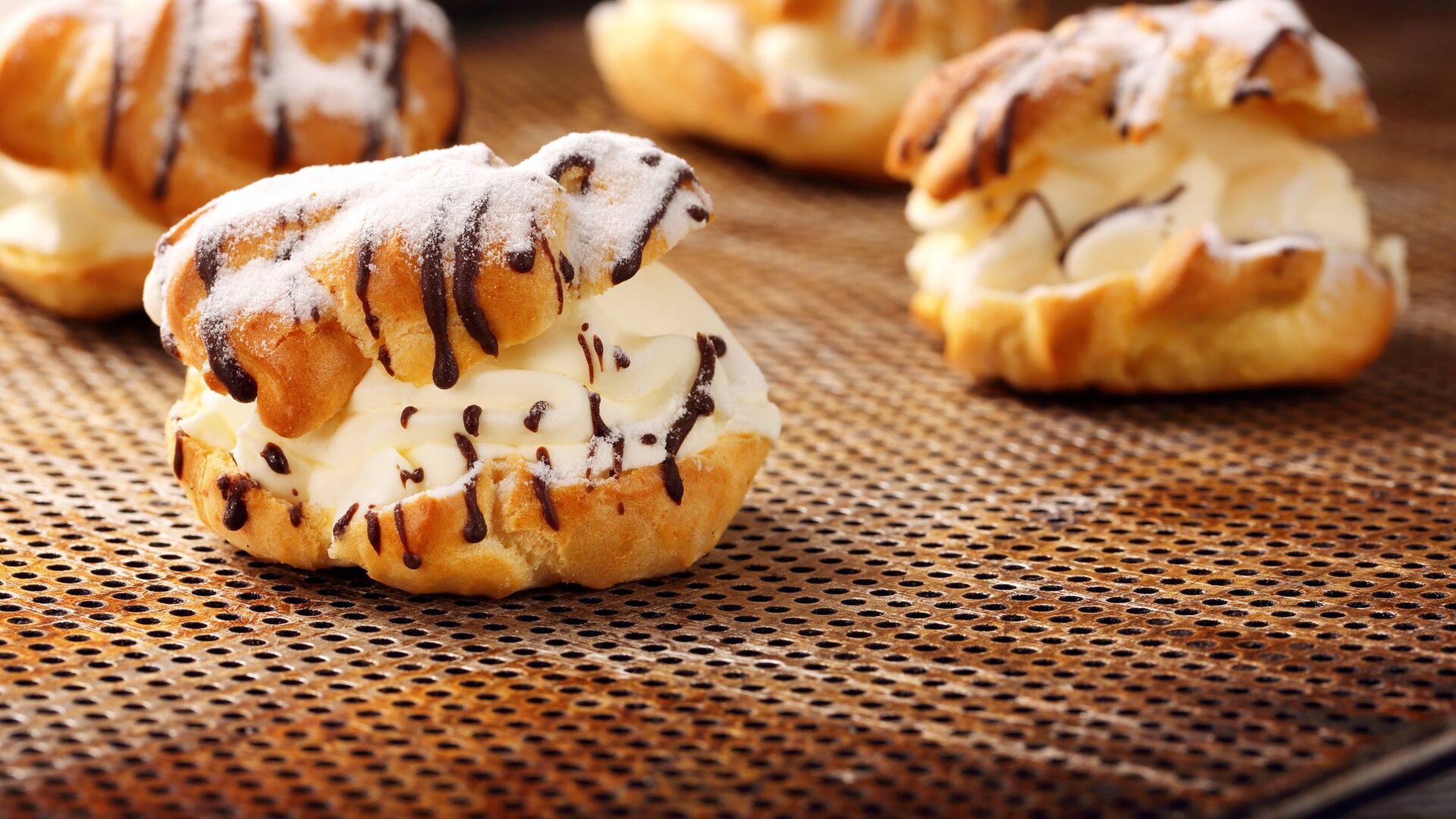 Bignè alla panna: un classico intramontabile Ricetta- Agrodolce