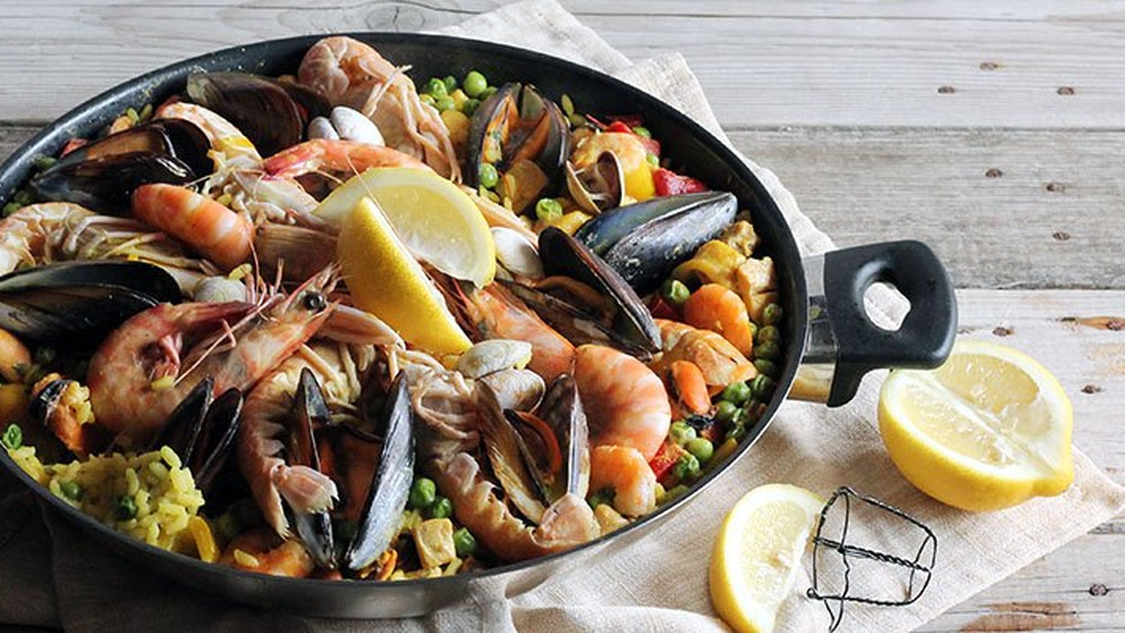 Paella a base di pesce: la ricetta | Agrodolce
